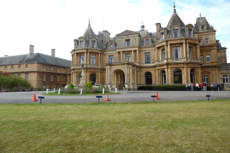 Where Was Bridgerton Season 4 Filmed? | INFOBUS